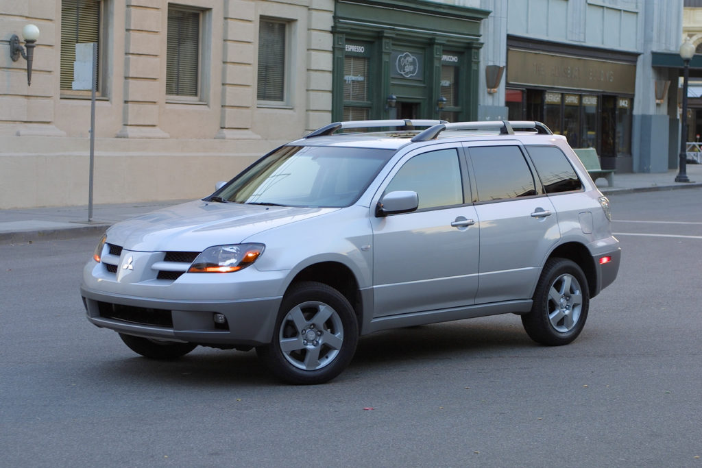 2002 Mitsubishi Outlander - Mitsubishi Motors Canadian Newsroom